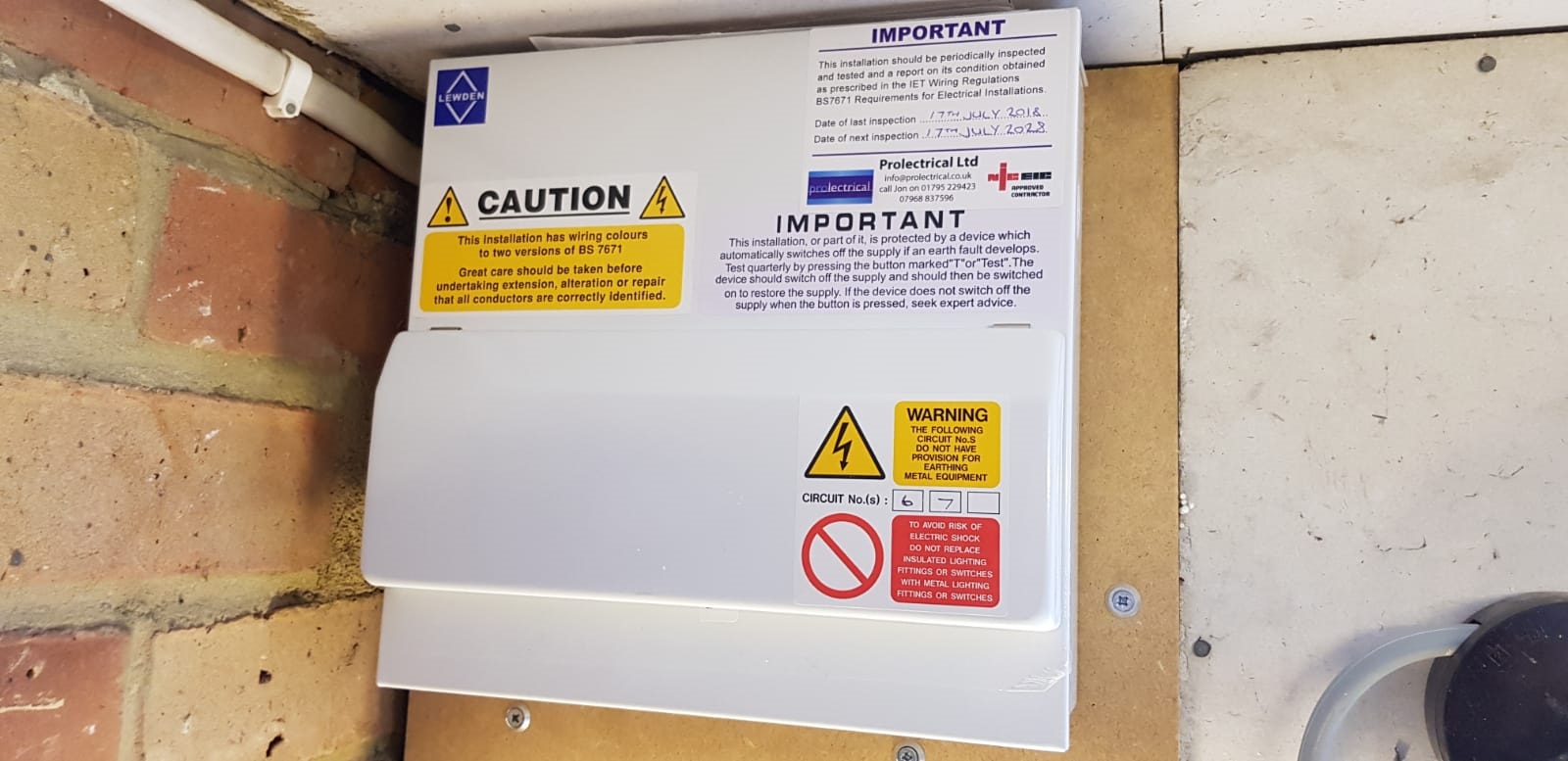 Fuse Board - 5 Bedroom House, Replacing two existing outdated boards ...